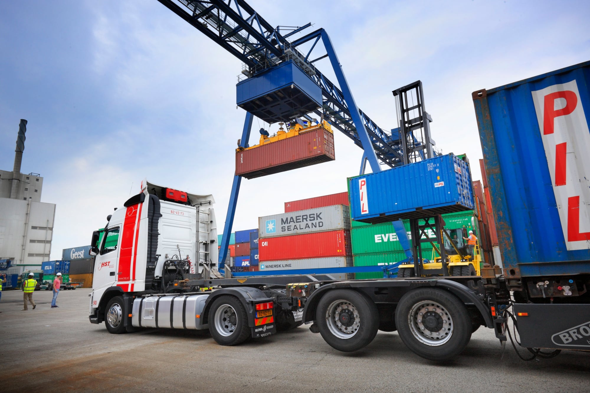 Transport in Nederland | Snel & Betrouwbaar | HST Groep